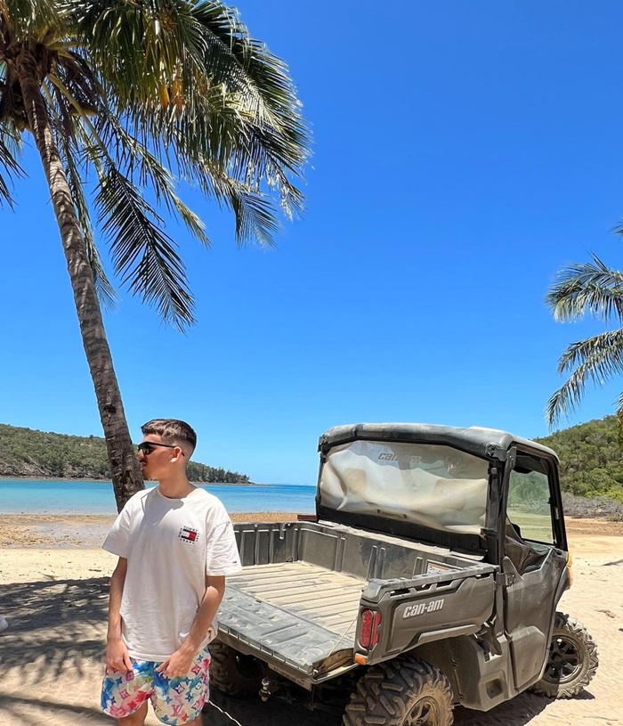 หนุ่ม 18 กลายเป็นเศรษฐี อวดหาเงินล้านตอนหลับ ชีวิตหรูอู้ฟู่ จากเด็กที่ ...