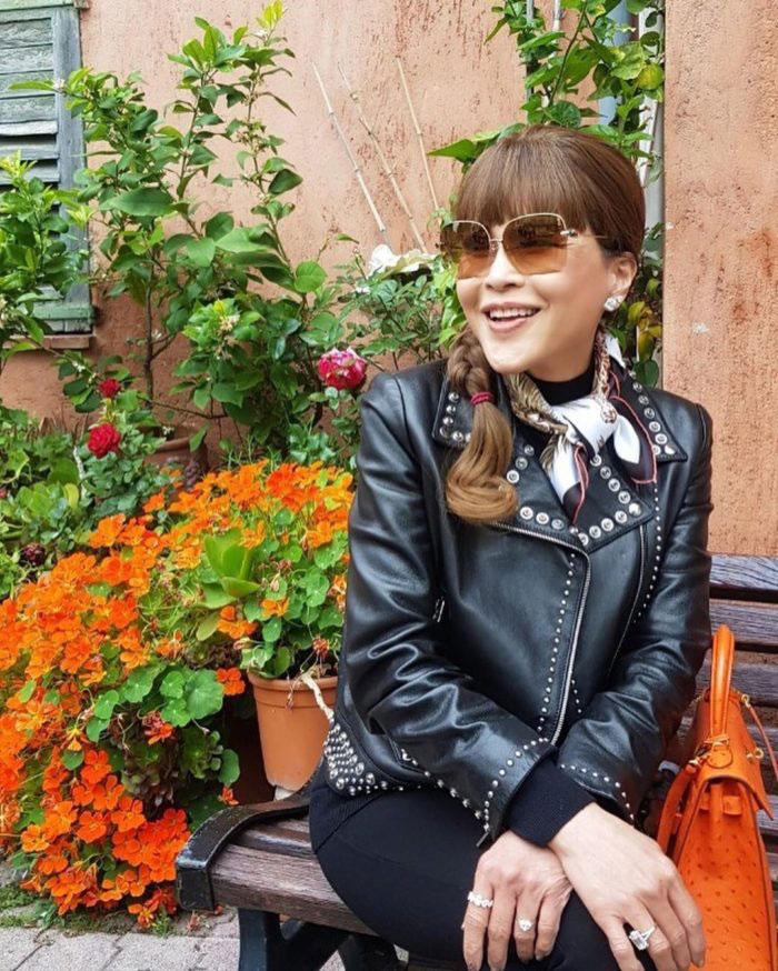 ทูลกระหม่อมฯ เสด็จฝรั่งเศส ทรงโพสต์อวยพรทุกคนสุขใจ สุขกาย ในวันวิสาขบูชา