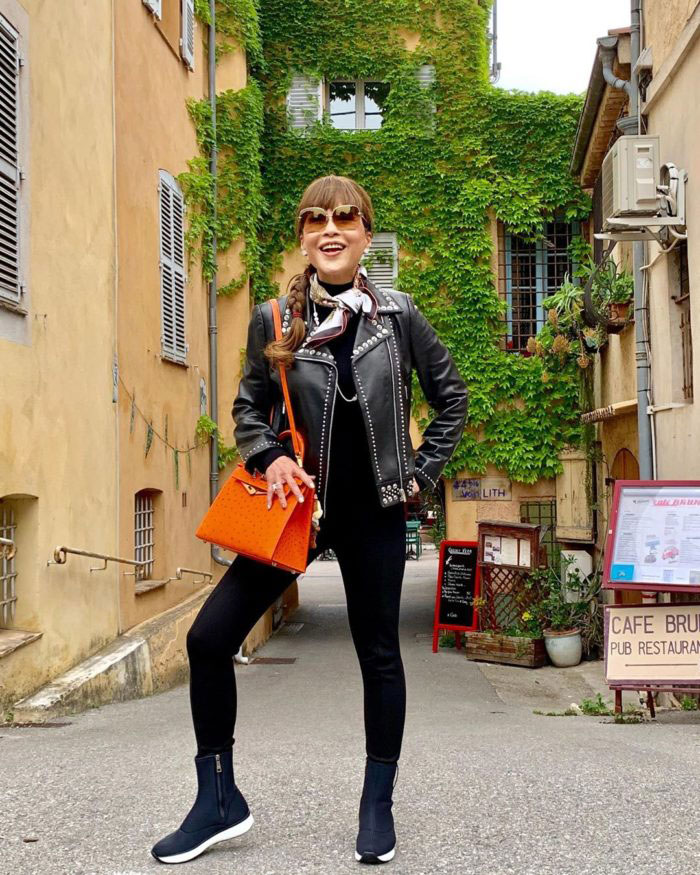 ทูลกระหม่อมฯ เสด็จฝรั่งเศส ทรงโพสต์อวยพรทุกคนสุขใจ สุขกาย ในวันวิสาขบูชา