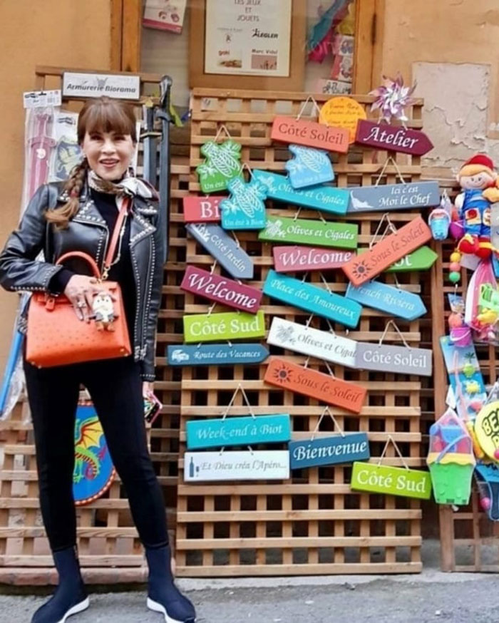 ทูลกระหม่อมฯ เสด็จฝรั่งเศส ทรงโพสต์อวยพรทุกคนสุขใจ สุขกาย ในวันวิสาขบูชา